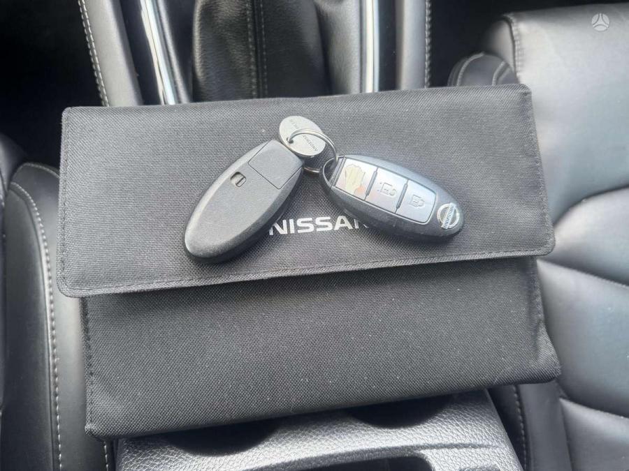 Brown Nissan Qashqai 2018 in Panevezys, with an engine capacity of 1.62 L and mileage of 203 thousand km for 11200 €, photo 32 on AUTOMOTO.COM.LV