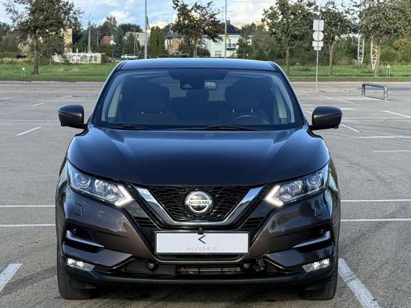 Brown Nissan Qashqai 2018 in Siauliai, with an engine capacity of 1.20 L and mileage of 119 thousand km for 7300 €, photo 1 on AUTOMOTO.COM.LV