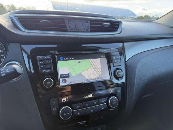 Brown Nissan Qashqai 2018 in Siauliai, with an engine capacity of 1.20 L and mileage of 119 thousand km for 7300 €, photo 8 on AUTOMOTO.COM.LV