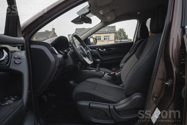 Ниссан Кашкай 2018 в Елгава на AUTOMOTO.COM.LV Коричневый Ниссан Кашкай 2018 в Елгава, объемом двигателя 1.20 л и пробегом 0 тыс. км за 9250 €, фото 6 на AUTOMOTO.COM.LV