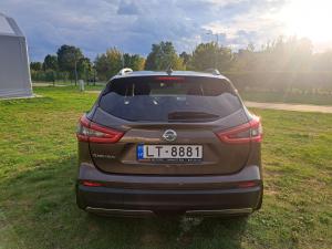 Brown Nissan Qashqai 2018 in Riga, with an engine capacity of 1.20 L and mileage of 164 thousand km for 10000 €, photo 10 on AUTOMOTO.COM.LV