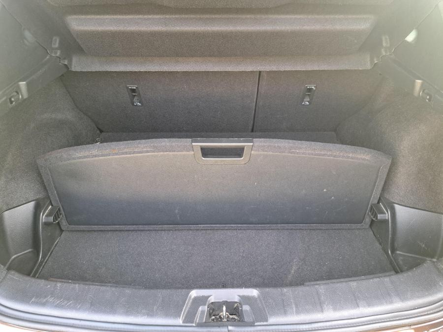 Brown Nissan Qashqai 2018 in Riga, with an engine capacity of 1.20 L and mileage of 164 thousand km for 10000 €, photo 12 on AUTOMOTO.COM.LV