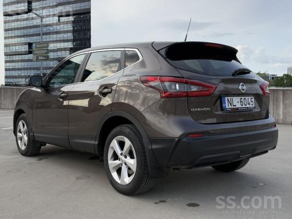 Brown Nissan Qashqai 2019 in Riga, with an engine capacity of 1.30 L and mileage of 84 thousand km for 16190 €, photo 4 on AUTOMOTO.COM.LV