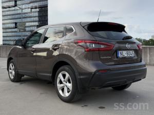Brown Nissan Qashqai 2019 in Riga, with an engine capacity of 1.30 L and mileage of 84 thousand km for 16190 €, photo 4 on AUTOMOTO.COM.LV