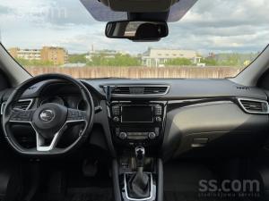 Brown Nissan Qashqai 2019 in Riga, with an engine capacity of 1.30 L and mileage of 84 thousand km for 16190 €, photo 9 on AUTOMOTO.COM.LV
