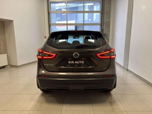 Brown Nissan Qashqai 2019 in Vilnius, with an engine capacity of 1.33 L and mileage of 61 thousand km for 11800 €, photo 4 on AUTOMOTO.COM.LV
