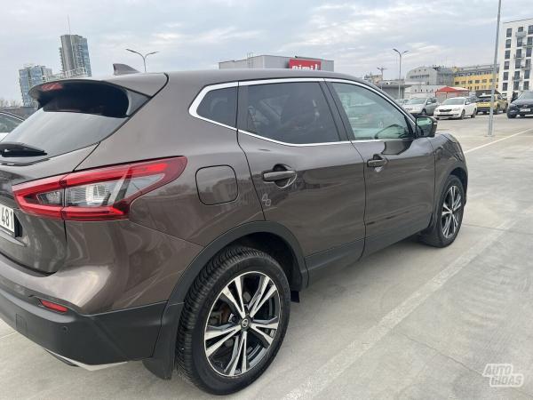 Brūns Nissan Qashqai 2019 Viļņa, ar dzinēja tilpumu 1.30 L un nobraukumu 82 tūkst. km par 14500 €, foto 3 vietnē AUTOMOTO.COM.LV
