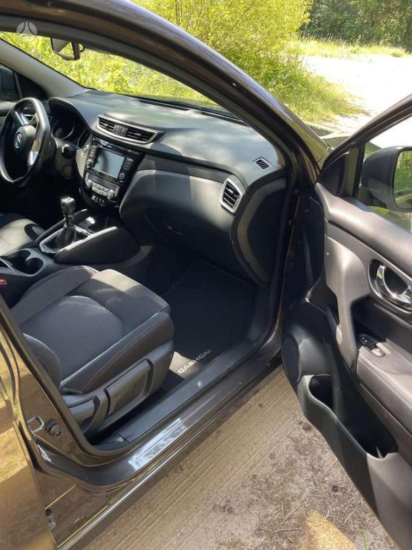 Brown Nissan Qashqai 2019 in Vilnius, with an engine capacity of 1.33 L and mileage of 91 thousand km for 14500 €, photo 8 on AUTOMOTO.COM.LV