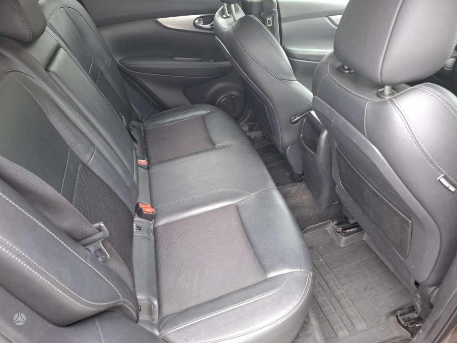 Brown Nissan Qashqai 2019 in Vilnius, with an engine capacity of 1.33 L and mileage of 259 thousand km for 9100 €, photo 11 on AUTOMOTO.COM.LV