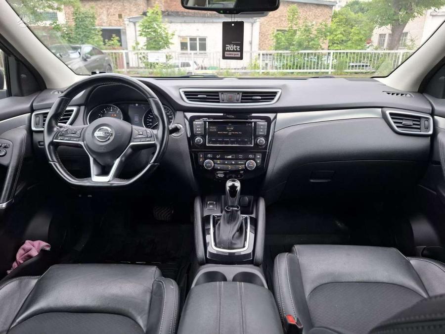 Brown Nissan Qashqai 2019 in Vilnius, with an engine capacity of 1.33 L and mileage of 259 thousand km for 9100 €, photo 13 on AUTOMOTO.COM.LV