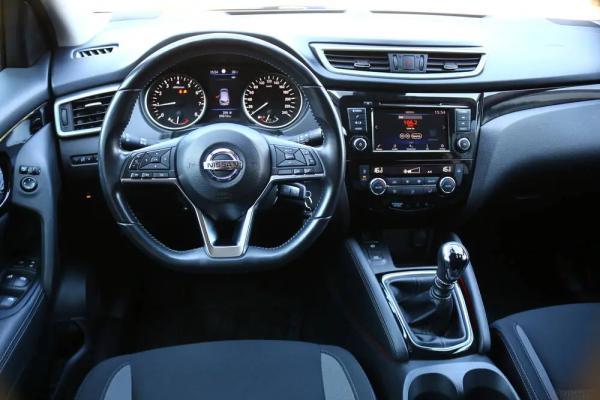 Brown Nissan Qashqai 2019 in Riga, with an engine capacity of 1.30 L and mileage of 90 thousand km for 12900 €, photo 8 on AUTOMOTO.COM.LV