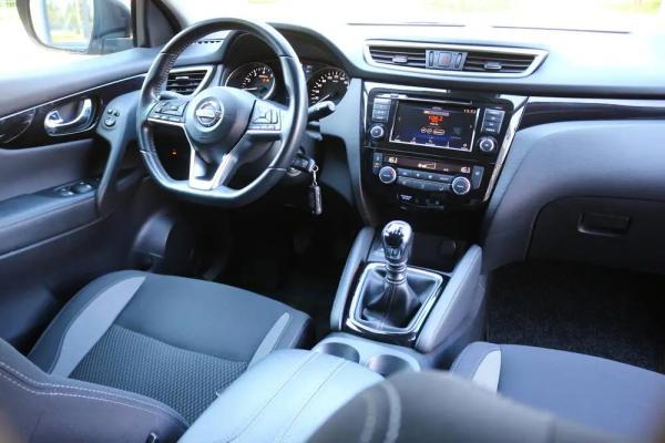 Brown Nissan Qashqai 2019 in Riga, with an engine capacity of 1.30 L and mileage of 90 thousand km for 12900 €, photo 9 on AUTOMOTO.COM.LV