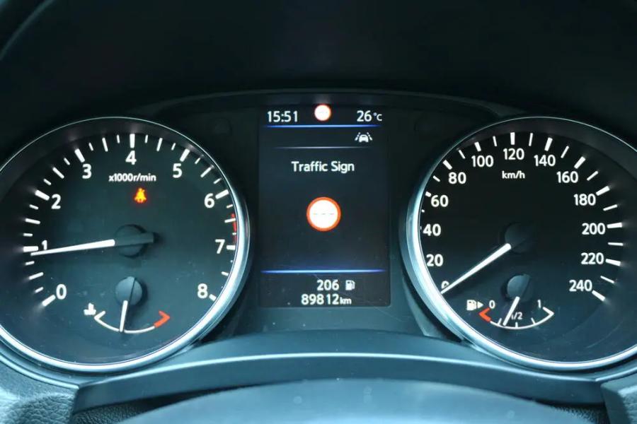 Brown Nissan Qashqai 2019 in Riga, with an engine capacity of 1.30 L and mileage of 90 thousand km for 12900 €, photo 11 on AUTOMOTO.COM.LV