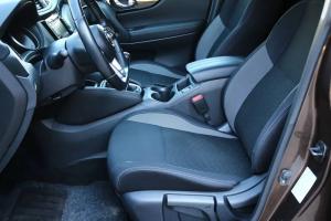 Brown Nissan Qashqai 2019 in Riga, with an engine capacity of 1.30 L and mileage of 90 thousand km for 12900 €, photo 15 on AUTOMOTO.COM.LV