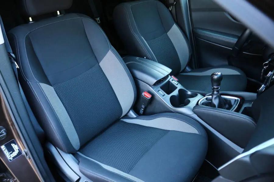 Brown Nissan Qashqai 2019 in Riga, with an engine capacity of 1.30 L and mileage of 90 thousand km for 12900 €, photo 18 on AUTOMOTO.COM.LV