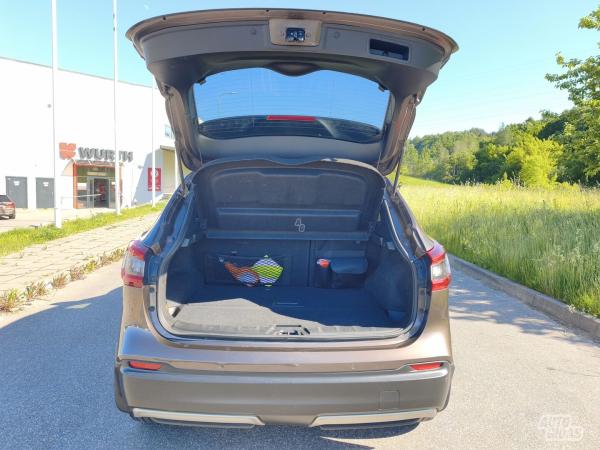 Brown Nissan Qashqai 2019 in Vilnius, with an engine capacity of 1.50 L and mileage of 232 thousand km for 9700 €, photo 5 on AUTOMOTO.COM.LV