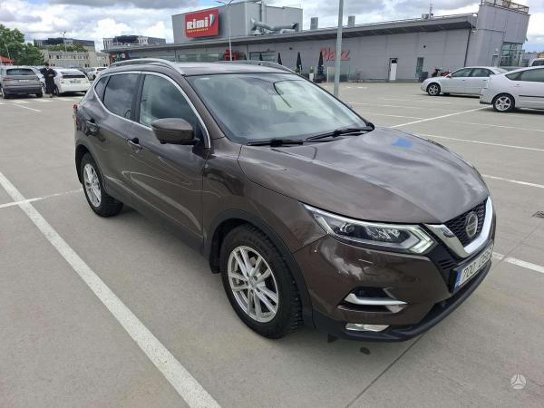 Brown Nissan Qashqai 2019 in Vilnius, with an engine capacity of 1.33 L and mileage of 258 thousand km for 8900 €, photo 3 on AUTOMOTO.COM.LV