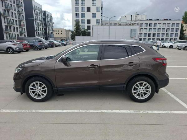 Brown Nissan Qashqai 2019 in Vilnius, with an engine capacity of 1.33 L and mileage of 258 thousand km for 8900 €, photo 8 on AUTOMOTO.COM.LV