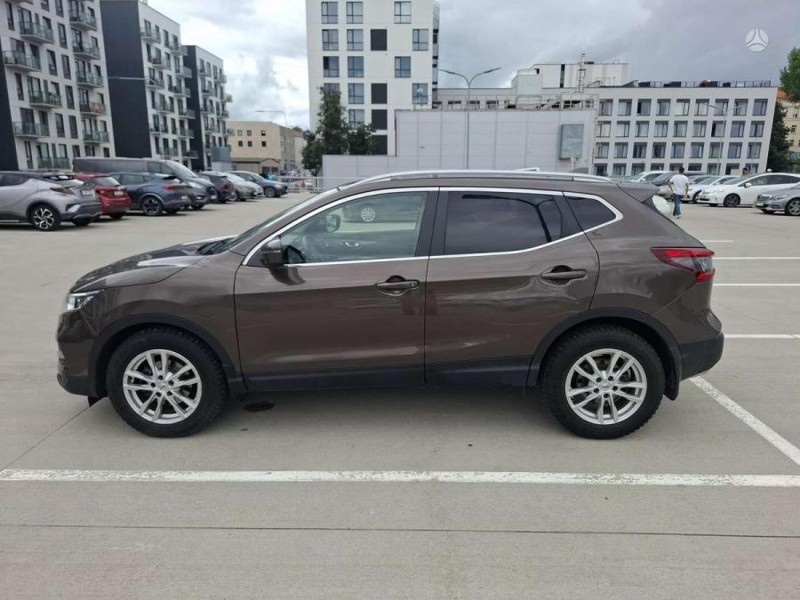 Brown Nissan Qashqai 2019 in Vilnius, with an engine capacity of 1.33 L and mileage of 258 thousand km for 8900 €, photo 9 on AUTOMOTO.COM.LV
