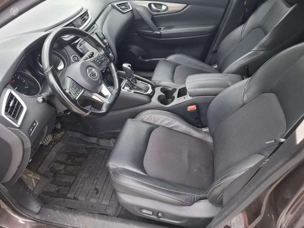 Brown Nissan Qashqai 2019 in Vilnius, with an engine capacity of 1.33 L and mileage of 258 thousand km for 8900 €, photo 9 on AUTOMOTO.COM.LV