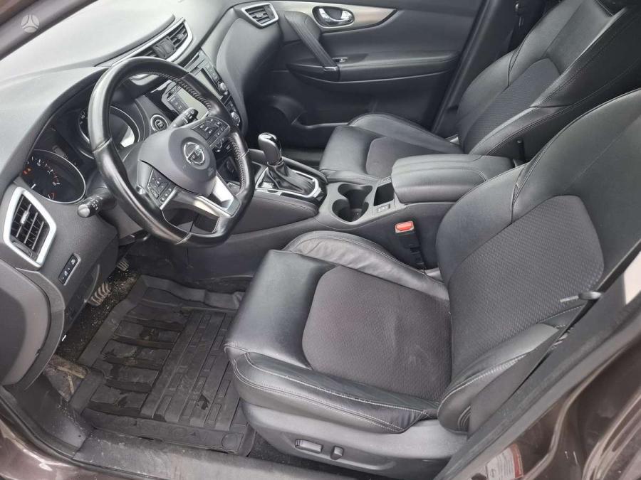 Brown Nissan Qashqai 2019 in Vilnius, with an engine capacity of 1.33 L and mileage of 258 thousand km for 8900 €, photo 10 on AUTOMOTO.COM.LV