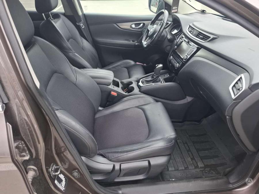 Brown Nissan Qashqai 2019 in Vilnius, with an engine capacity of 1.33 L and mileage of 258 thousand km for 8900 €, photo 13 on AUTOMOTO.COM.LV