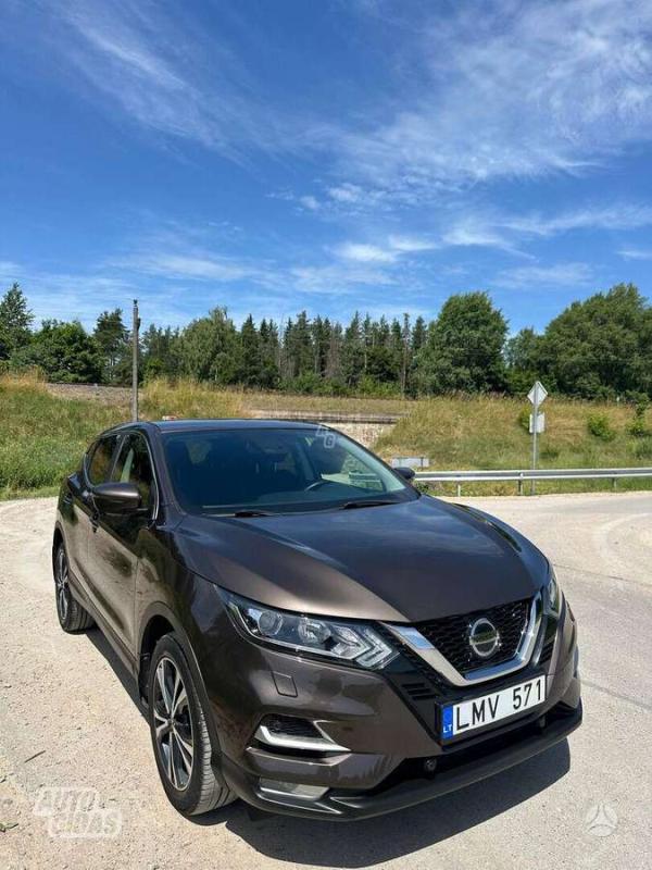 Brūns Nissan Qashqai 2020 Viļņa, ar dzinēja tilpumu 1.33 L un nobraukumu 75 tūkst. km par 14490 €, foto 1 vietnē AUTOMOTO.COM.LV