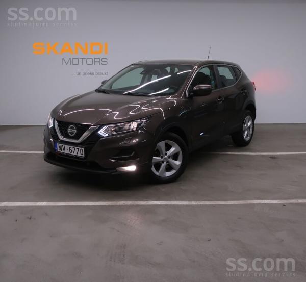 Brown Nissan Qashqai 2021 in Riga, with an engine capacity of 1.30 L and mileage of 54 thousand km for 10595 €, photo 1 on AUTOMOTO.COM.LV