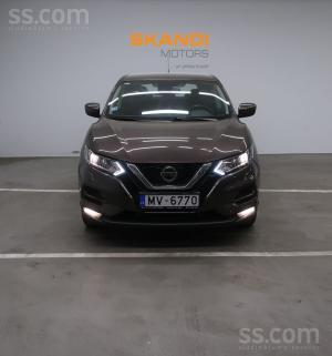 Brown Nissan Qashqai 2021 in Riga, with an engine capacity of 1.30 L and mileage of 54 thousand km for 10595 €, photo 2 on AUTOMOTO.COM.LV