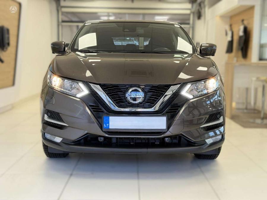 Brown Nissan Qashqai 2021 in Kaunas, with an engine capacity of 1.33 L and mileage of 51 thousand km for 17400 €, photo 2 on AUTOMOTO.COM.LV