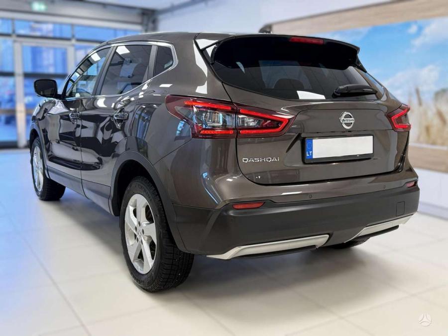 Brown Nissan Qashqai 2021 in Kaunas, with an engine capacity of 1.33 L and mileage of 51 thousand km for 17400 €, photo 5 on AUTOMOTO.COM.LV