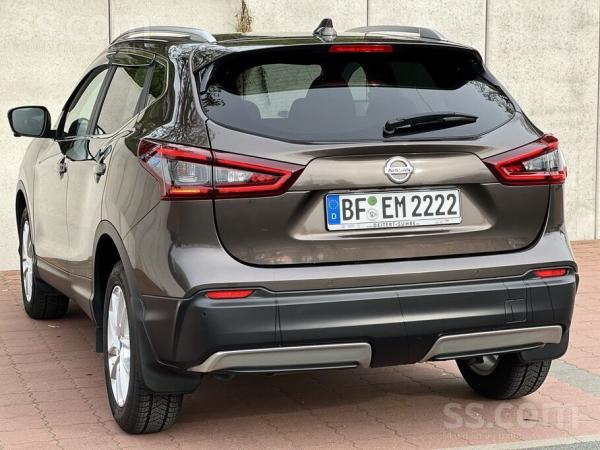 Brūns Nissan Qashqai 2021 Jelgava, ar dzinēja tilpumu 1.40 L un nobraukumu 74 tūkst. km par 17800 €, foto 3 vietnē AUTOMOTO.COM.LV