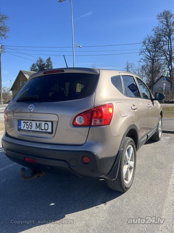 Brown Nissan Qashqai 2008 in Rapla, with an engine capacity of 2.00 L and mileage of 195 thousand km for 4300 €, photo 2 on AUTOMOTO.COM.LV
