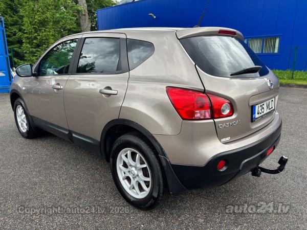 Brūns Nissan Qashqai 2008 Paide, ar dzinēja tilpumu 2.00 L un nobraukumu 221 tūkst. km par 3990 €, foto 4 vietnē AUTOMOTO.COM.LV