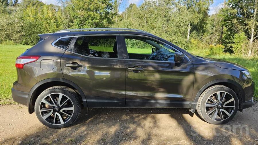 Brown Nissan Qashqai 2016 in Aizkraukle, with an engine capacity of 1.20 L and mileage of 138 thousand km for 7500 €, photo 1 on AUTOMOTO.COM.LV