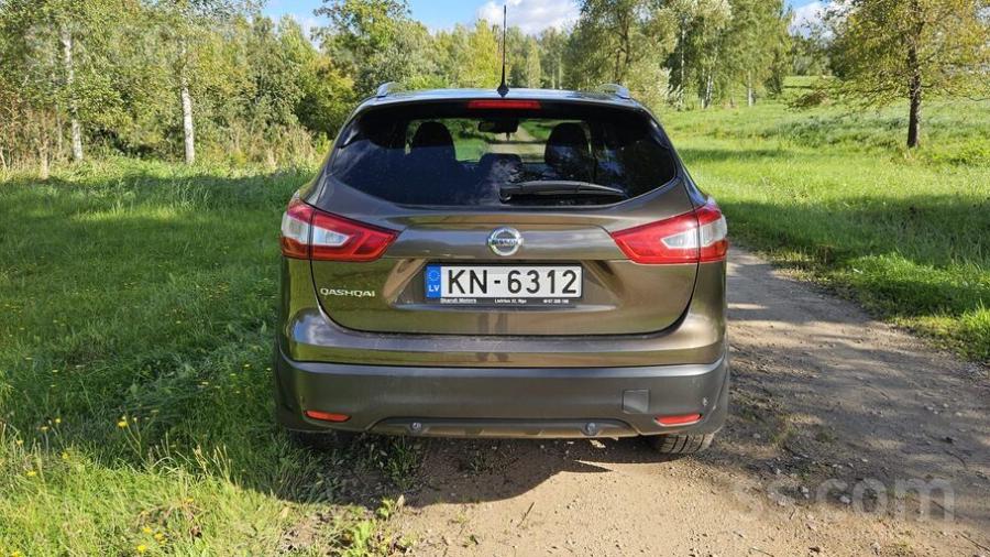 Brown Nissan Qashqai 2016 in Aizkraukle, with an engine capacity of 1.20 L and mileage of 138 thousand km for 7500 €, photo 4 on AUTOMOTO.COM.LV