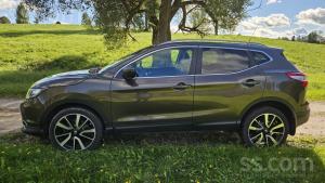 Brown Nissan Qashqai 2016 in Aizkraukle, with an engine capacity of 1.20 L and mileage of 138 thousand km for 7500 €, photo 5 on AUTOMOTO.COM.LV
