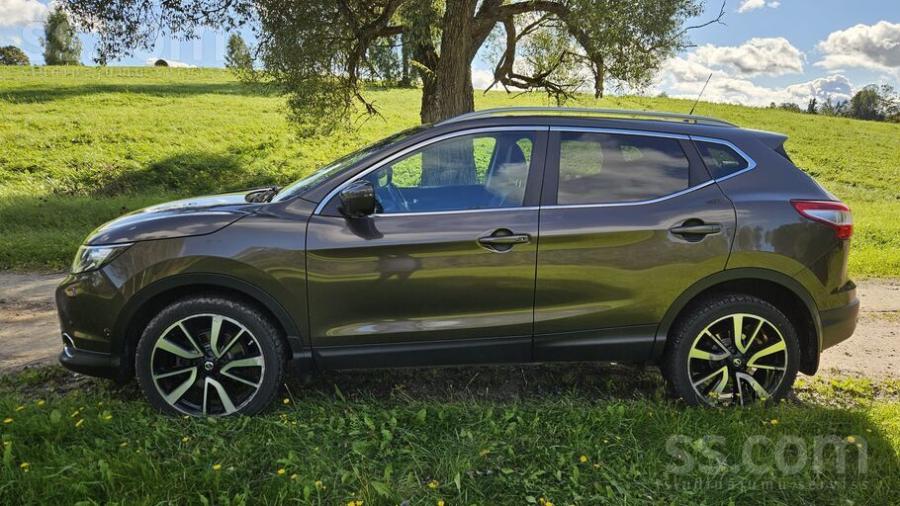 Brown Nissan Qashqai 2016 in Aizkraukle, with an engine capacity of 1.20 L and mileage of 138 thousand km for 7500 €, photo 5 on AUTOMOTO.COM.LV