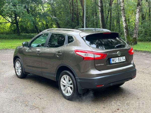 Nissan Qashqai 2016 in Riga on AUTOMOTO.COM.LV Brown Nissan Qashqai 2016 in Riga, with an engine capacity of 1.20 L and mileage of 0 thousand km for 9790 €, photo 4 on AUTOMOTO.COM.LV