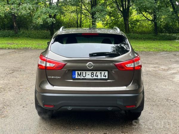 Nissan Qashqai 2016 in Riga on AUTOMOTO.COM.LV Brown Nissan Qashqai 2016 in Riga, with an engine capacity of 1.20 L and mileage of 0 thousand km for 9790 €, photo 5 on AUTOMOTO.COM.LV