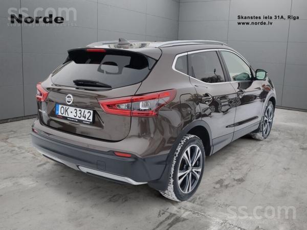 Brown Nissan Qashqai 2019 in Riga, with an engine capacity of 1.60 L and mileage of 92 thousand km for 15690 €, photo 2 on AUTOMOTO.COM.LV