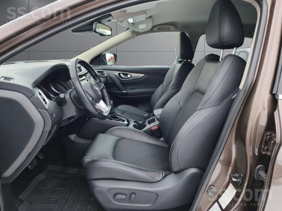 Brown Nissan Qashqai 2019 in Riga, with an engine capacity of 1.60 L and mileage of 92 thousand km for 15690 €, photo 7 on AUTOMOTO.COM.LV