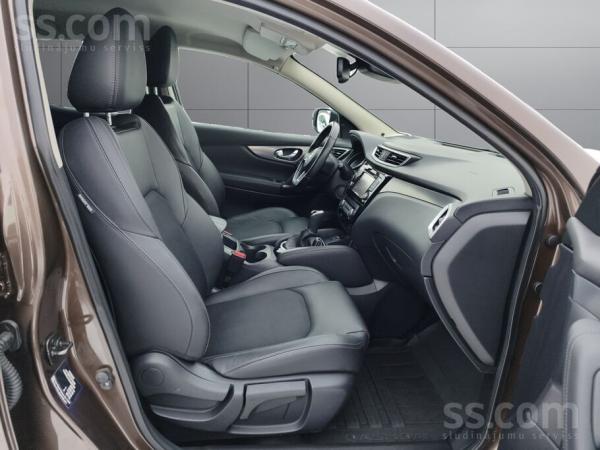 Brown Nissan Qashqai 2019 in Riga, with an engine capacity of 1.60 L and mileage of 92 thousand km for 15690 €, photo 7 on AUTOMOTO.COM.LV