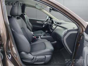 Brown Nissan Qashqai 2019 in Riga, with an engine capacity of 1.60 L and mileage of 92 thousand km for 15690 €, photo 8 on AUTOMOTO.COM.LV