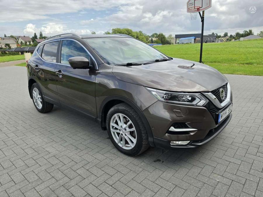 Brūns Nissan Qashqai 2019 Šauļi, ar dzinēja tilpumu 1.33 L un nobraukumu 132 tūkst. km par 14500 €, foto 1 vietnē AUTOMOTO.COM.LV