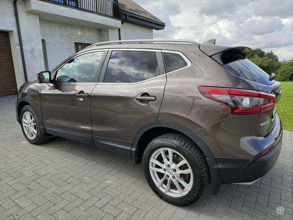 Brown Nissan Qashqai 2019 in Siauliai, with an engine capacity of 1.33 L and mileage of 132 thousand km for 14500 €, photo 7 on AUTOMOTO.COM.LV
