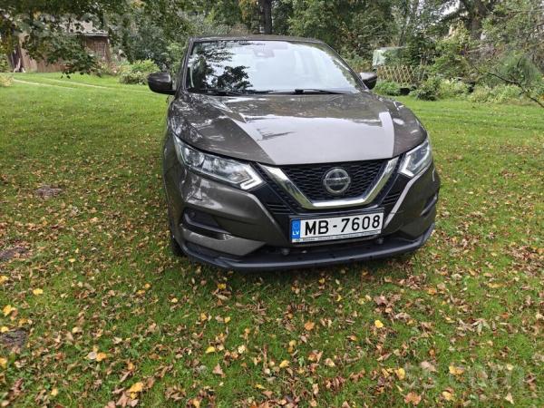 Brown Nissan Qashqai 2019 in Riga, with an engine capacity of 1.50 L and mileage of 188 thousand km for 9500 €, photo 4 on AUTOMOTO.COM.LV