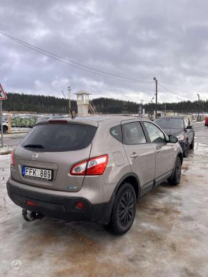Brūns Nissan Qashqai 2010 Elektrėnai, ar dzinēja tilpumu 1.50 L un nobraukumu 250 tūkst. km par 5200 €, foto 2 vietnē AUTOMOTO.COM.LV