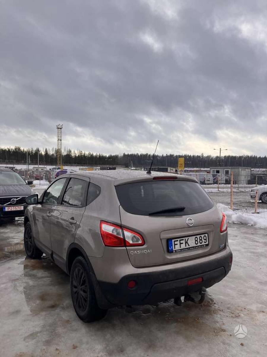 Brūns Nissan Qashqai 2010 Elektrėnai, ar dzinēja tilpumu 1.50 L un nobraukumu 250 tūkst. km par 5200 €, foto 3 vietnē AUTOMOTO.COM.LV