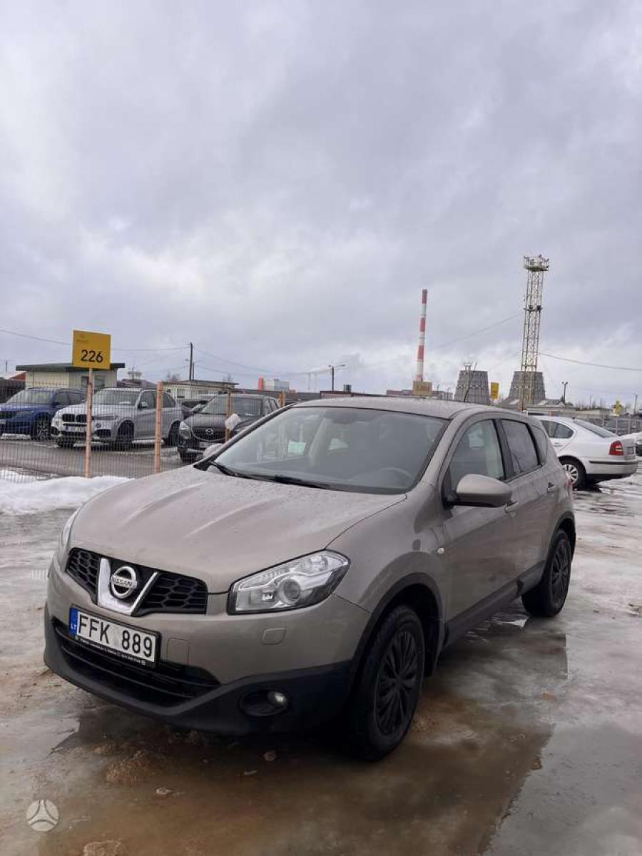Brūns Nissan Qashqai 2010 Elektrėnai, ar dzinēja tilpumu 1.50 L un nobraukumu 250 tūkst. km par 5200 €, foto 4 vietnē AUTOMOTO.COM.LV